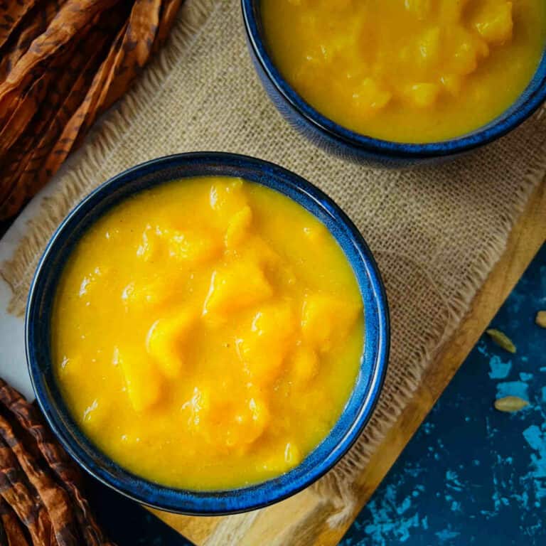 Mango Mastani Recipe (Indian Mango Milkshake) - Easy Indian Cookbook