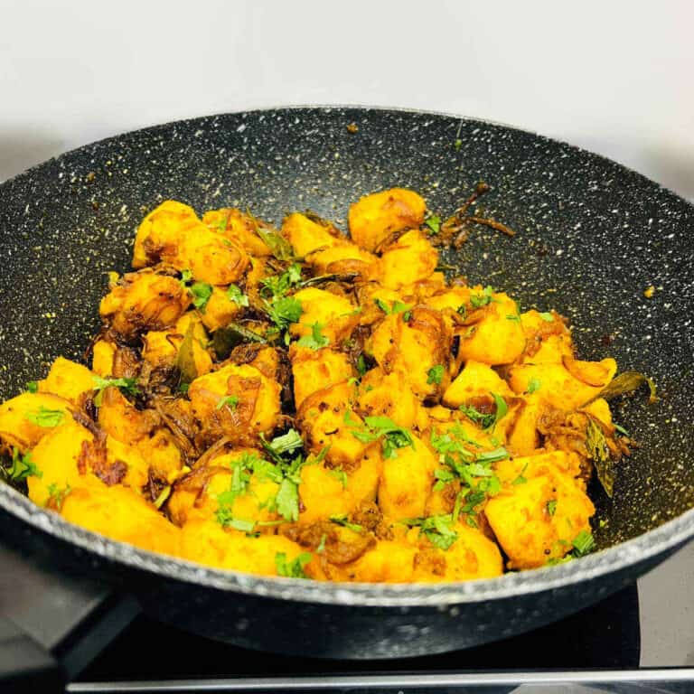 Bombay Potatoes / Bombay Aloo - Easy Indian Cookbook