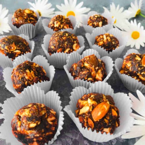 Dry Fruits Laddu / Dry Fruit Ladoo - Easy Indian Cookbook