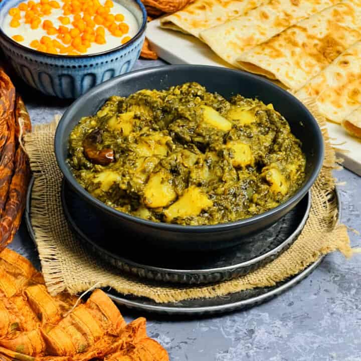 Aloo Palak (Potato and Spinach Curry) - Easy Indian Cookbook