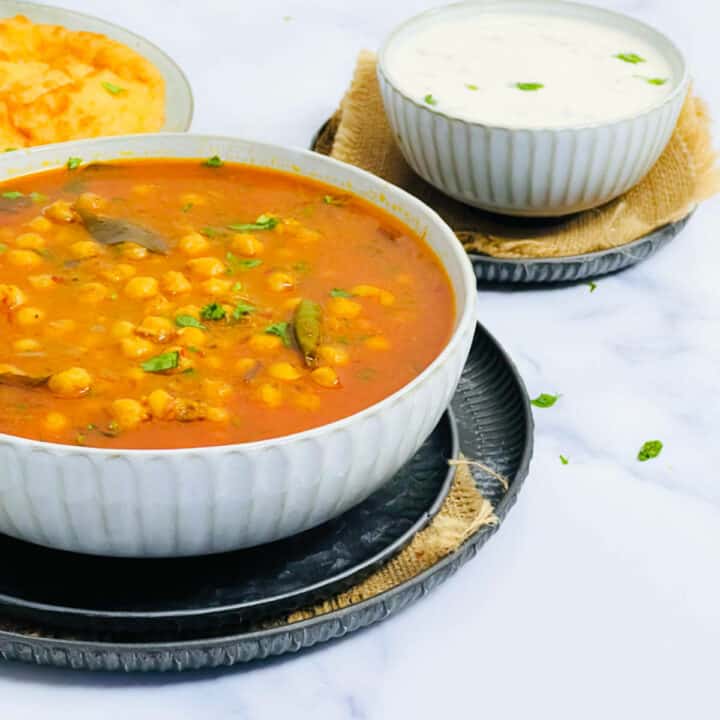 South Indian Chana Masala / Channa Kurma - Easy Indian Cookbook
